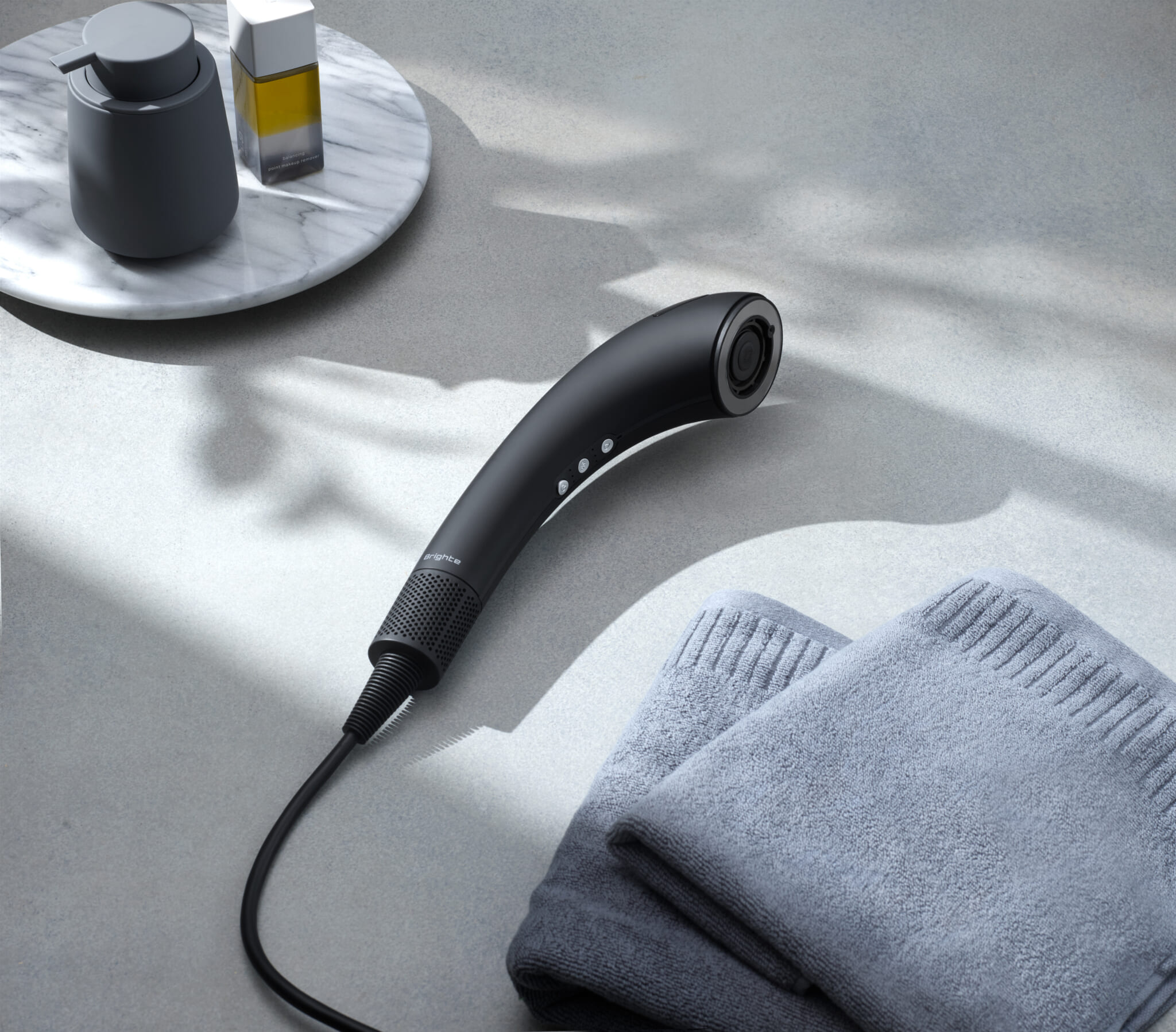 ドライヤーの寿命は？壊れる前兆や長く使うコツを解説 | column｜Brighte(ブライト)公式サイト